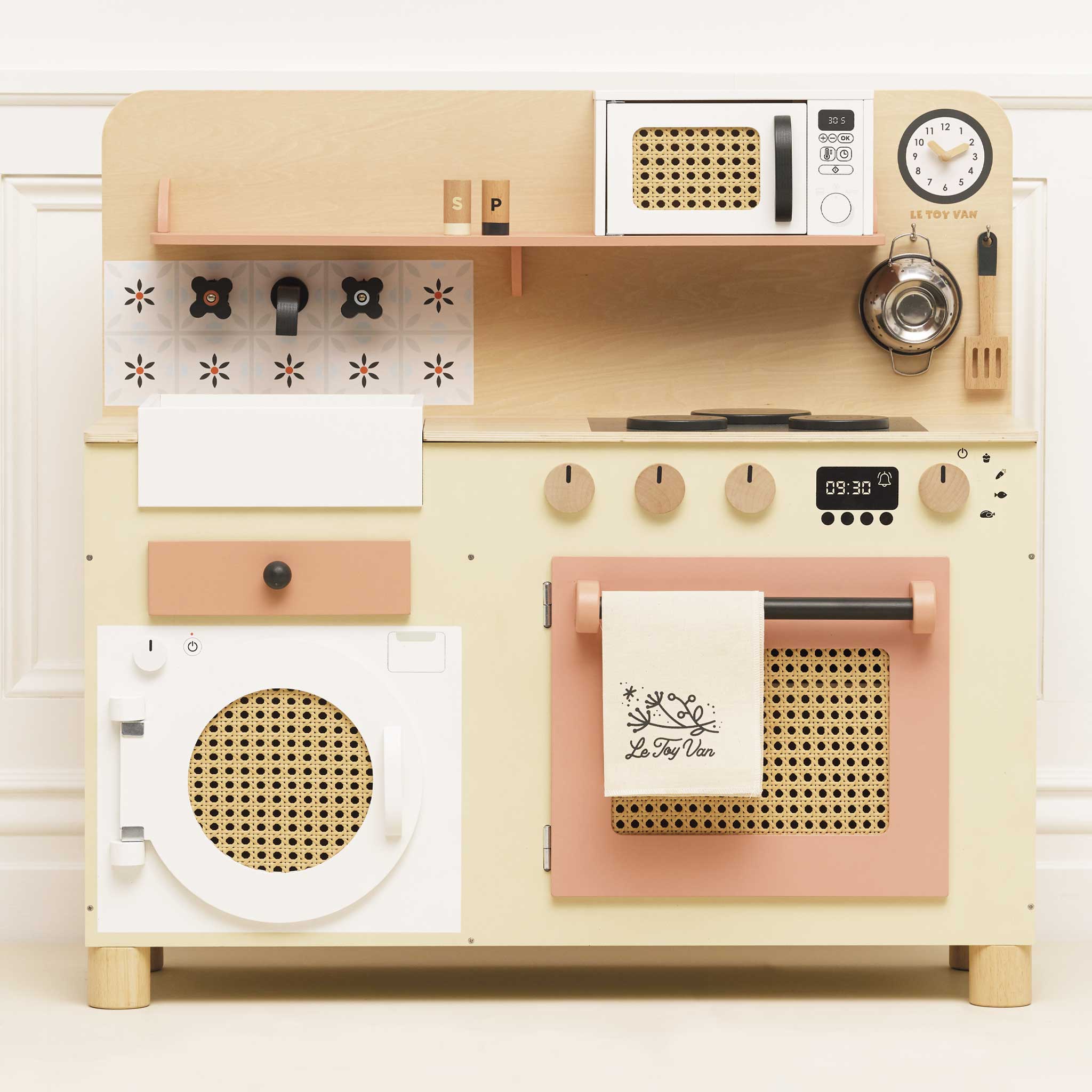 Rattan Family Wooden Play Kitchen – Meri Meri UK