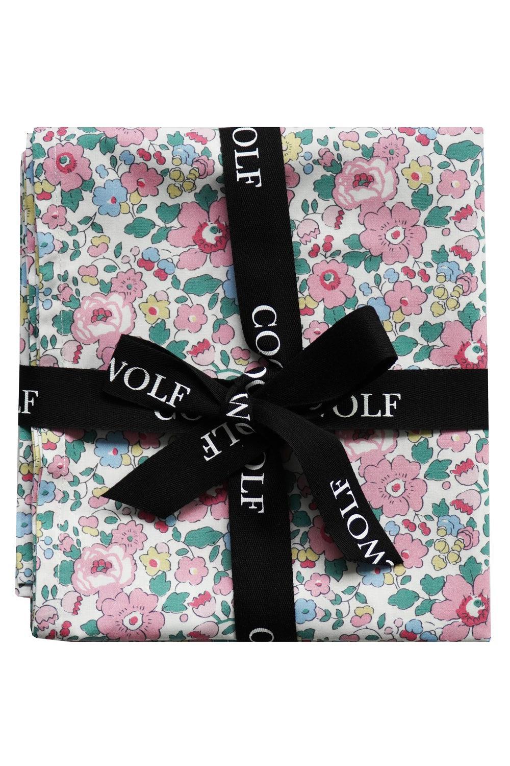 Betsy Candy Floss Table Runner made with Liberty Fabric – Meri Meri UK
